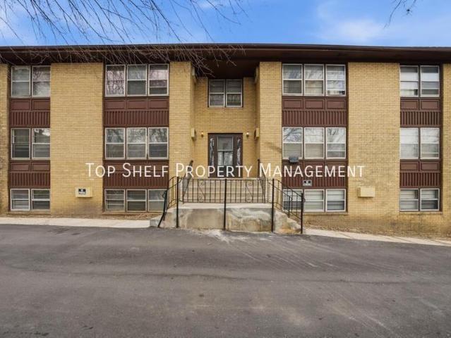 2 Bedroom Apartment for Rent at 3119 Grand Ave #10, Des Moines, IA 50312 North of Grand