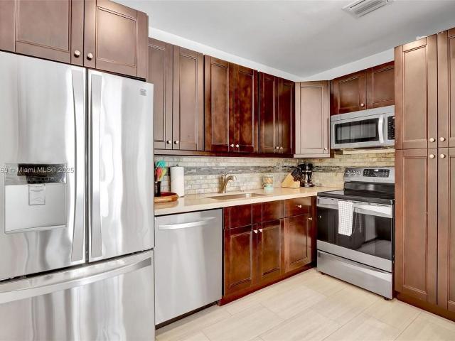 2 Bedroom Apartment for Rent at 320 Hendricks Isle, Fort Lauderdale, FL 33301 Hendricks and Venice Isles