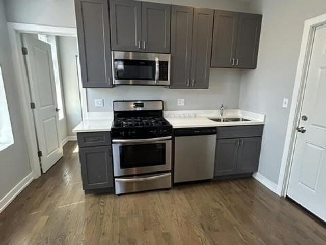2 Bedroom Apartment for Rent at 3210 S May St #2F, Chicago, IL 60608 Bridgeport