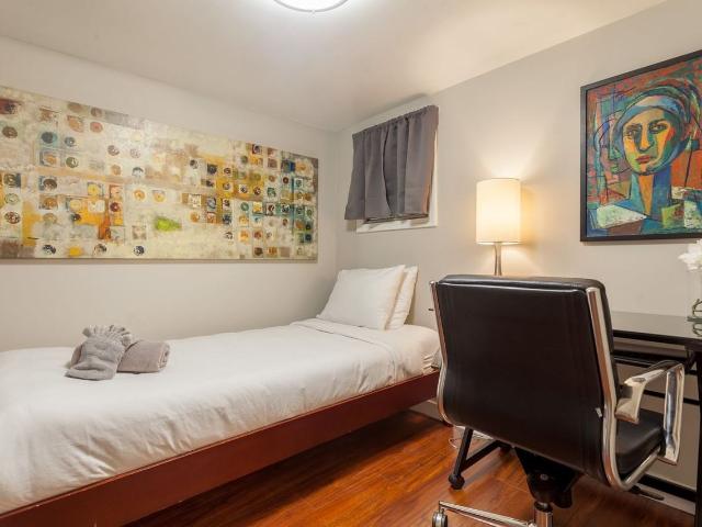 2 Bedroom Apartment for Rent at 3212 Adeline St, Oakland, CA 94608 Clawson