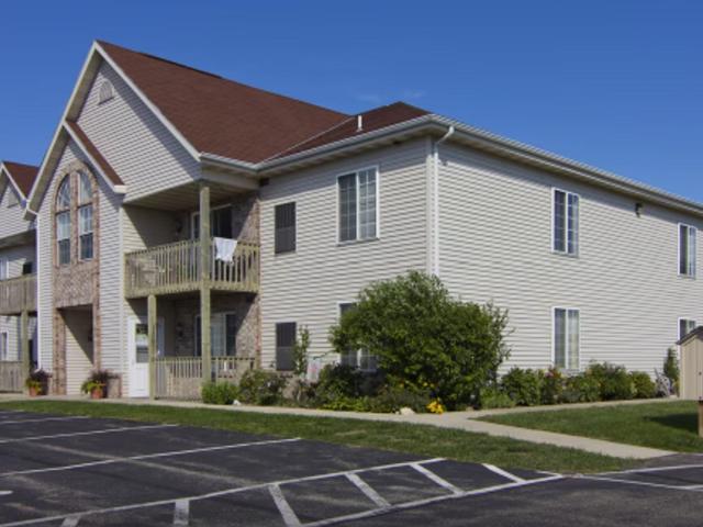 2 Bedroom Apartment for Rent at 321 S Mountin Dr, Mayville, WI 53050