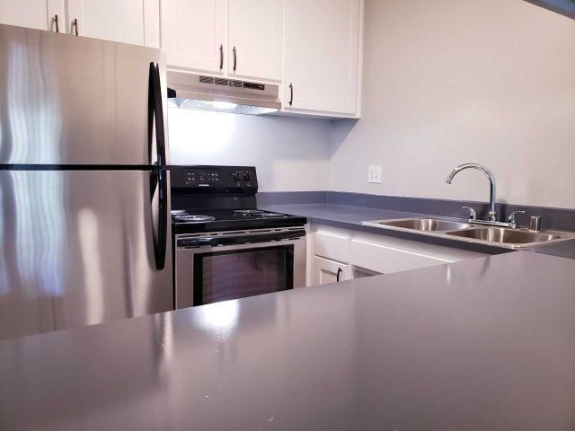 2 Bedroom Apartment for Rent at 3225 Julliard Dr, Sacramento, CA 95826 College Glen