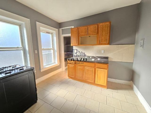 2 Bedroom Apartment for Rent at 333 Park Avenue #43, Newark, NJ 07107 Lower Roseville