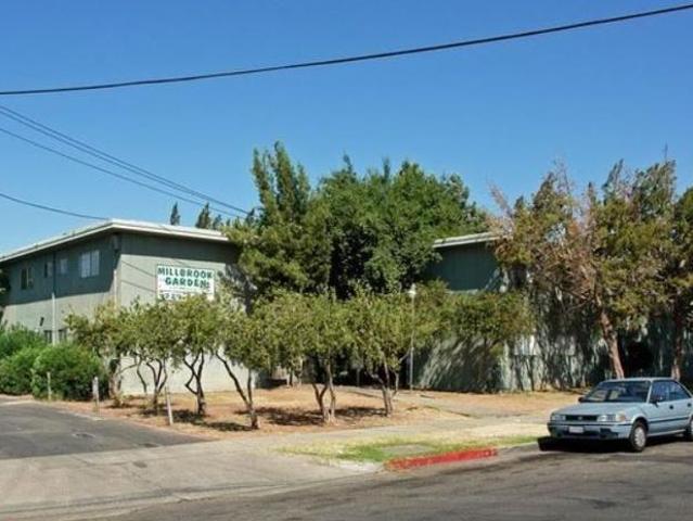 2 Bedroom Apartment for Rent at 3302 N Millbrook Ave, Fresno, CA 93726 McLane