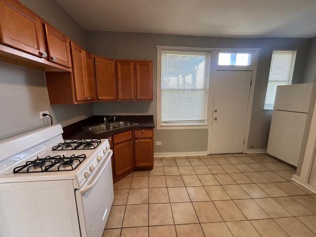 2 Bedroom Apartment for Rent at 3357 W 63rd Pl #3359 2F, Chicago, IL 60629 Chicago Lawn