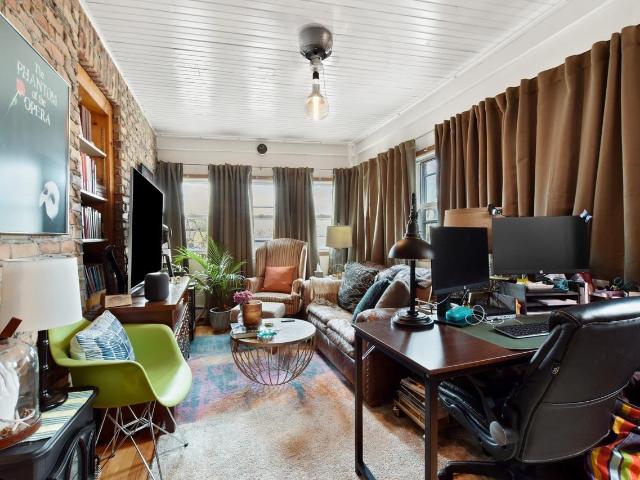 2 Bedroom Apartment for Rent at 336 W Lakeside St #2, Madison, WI 53715 Bay Creek