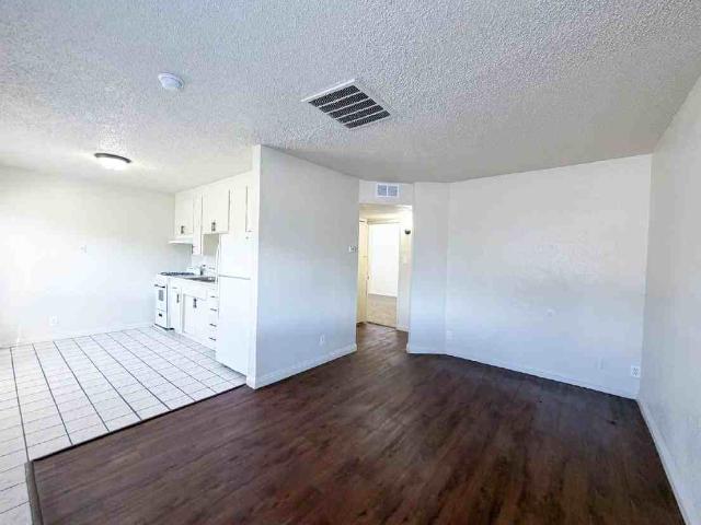 2 Bedroom Apartment for Rent at 4415 N Clark St, Fresno, CA 93726