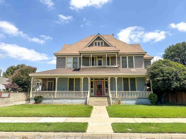 2 Bedroom Apartment for Rent at 4537 Merrill Ave, Riverside, CA 92506 Magnolia Center