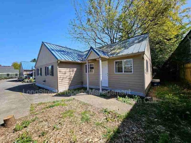 2 Bedroom Apartment for Rent at 4553 Ne 105th Ave #2, Portland, OR 97220 Parkrose