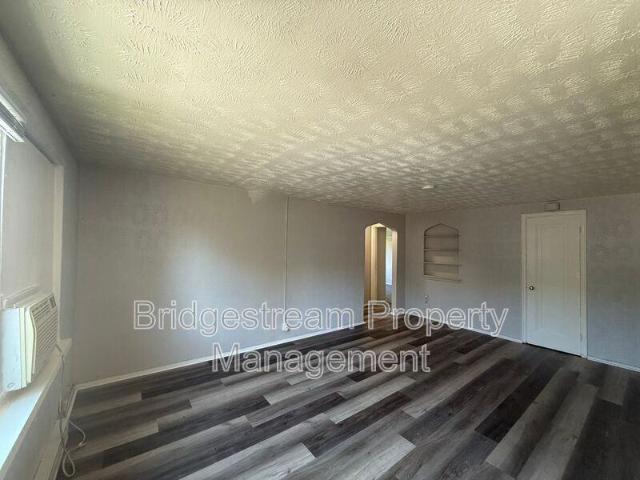 2 Bedroom Apartment for Rent at 455 Forest Ave #10, Dayton, OH 45405 Five Oaks