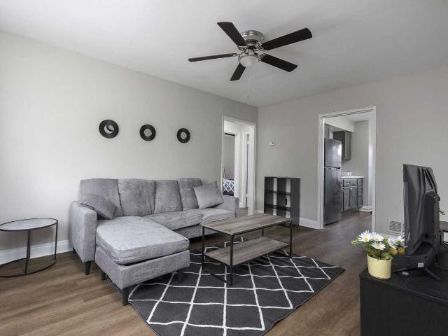 2 Bedroom Apartment for Rent at 4600 4600 Southern ParkwayE1, Louisville, KY 40214 Iroquois Park