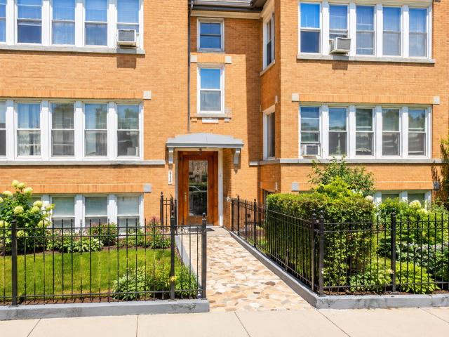 2 Bedroom Apartment for Rent at 4646 W Addison St #2W, Chicago, IL 60641 Portage Park