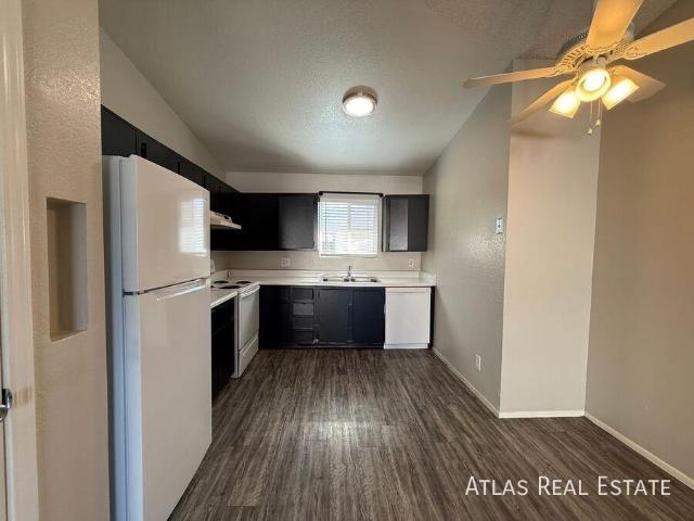 2 Bedroom Apartment for Rent at 465 W Ivyglen St #225, Mesa, AZ 85201 Comite de Families en Accion