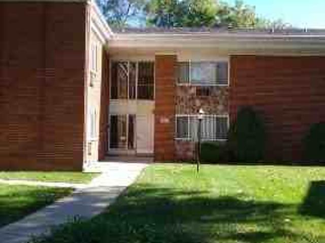 2 Bedroom Apartment for Rent at 470 Saint Moritz Dr #1A, Glen Ellyn, IL 60137