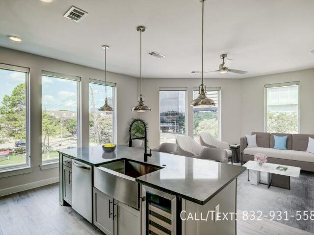 2 Bedroom Apartment for Rent at 4740 Westheimer Rd #ARO3, Houston, TX 77027 Great Uptown