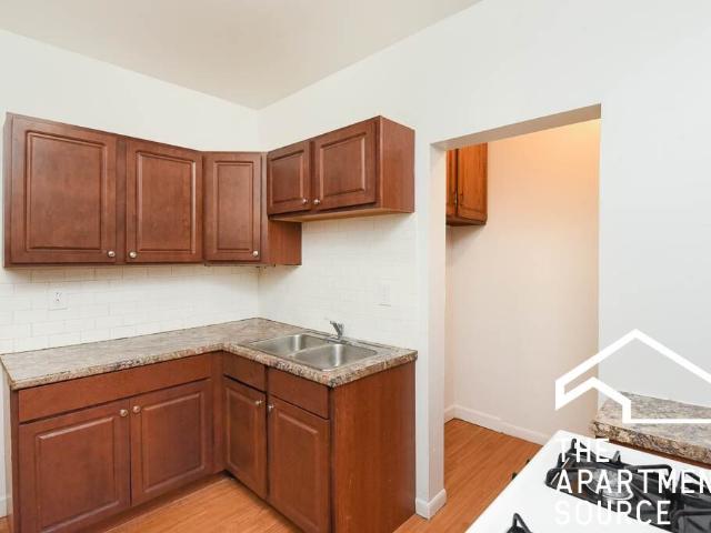 2 Bedroom Apartment for Rent at 4811 W Warwick Ave #2W, Chicago, IL 60641 Portage Park