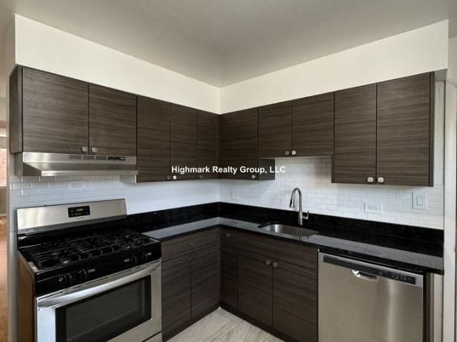 2 Bedroom Apartment for Rent at 4920 Mulford St #3A, Skokie, IL 60077