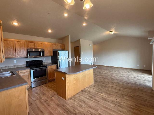 2 Bedroom Apartment for Rent at 403 S Eastern Rd #304, Spokane Valley, WA 99212 Spokane Valley