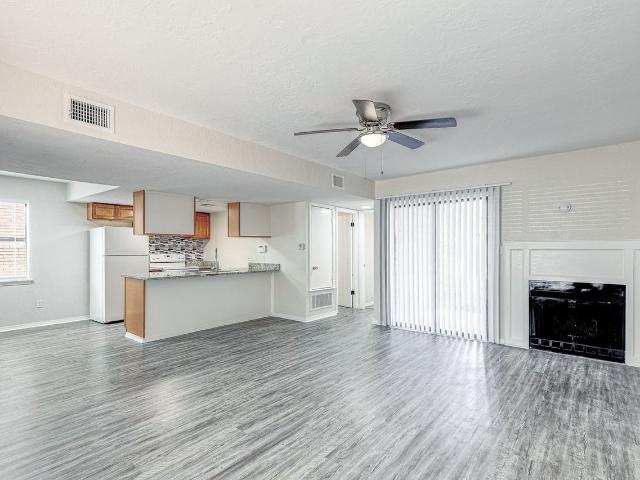 2 Bedroom Apartment for Rent at 4010 Nw Ozmun Ave #4010C, Lawton, OK 73505