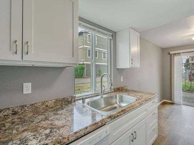 2 Bedroom Apartment for Rent at 4028 S Lawrence St #F, Tacoma, WA 98409 South Tacoma