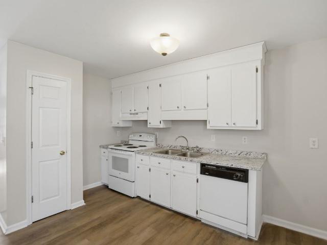 2 Bedroom Apartment for Rent at 4044 Cedars Parkway #B, North Charleston, SC 29420