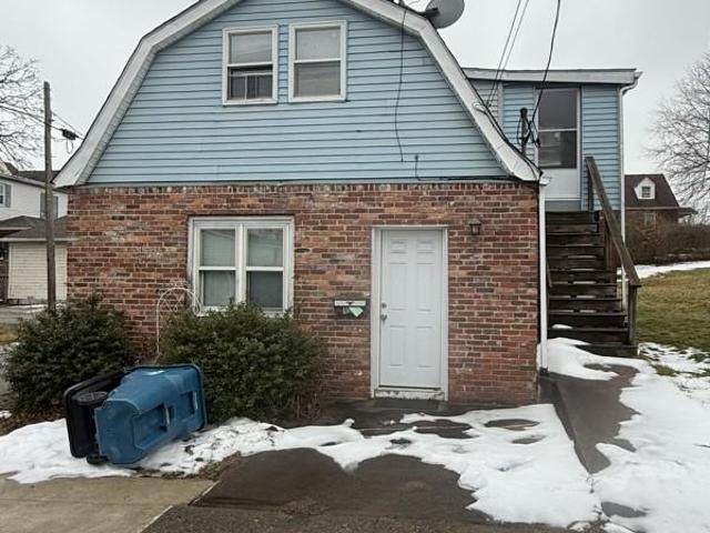 2 Bedroom Apartment for Rent at 405 Hillis St #B, Youngwood, PA 15697