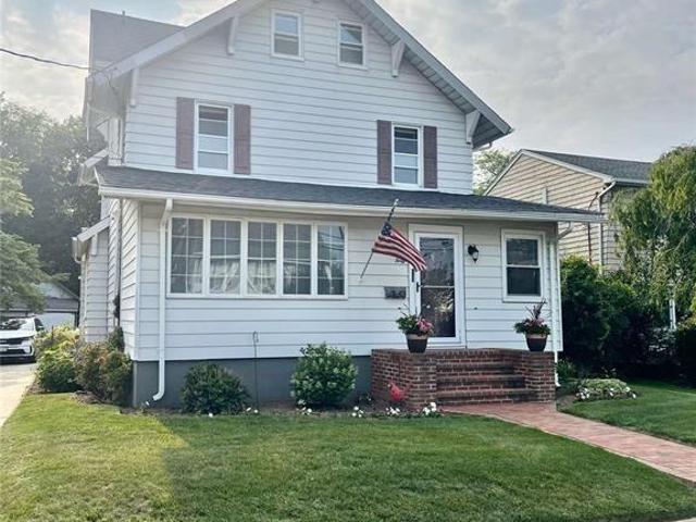 2 Bedroom Apartment for Rent at 40 Southard Ave, Rockville Centre, NY 11570 Rockville Centre