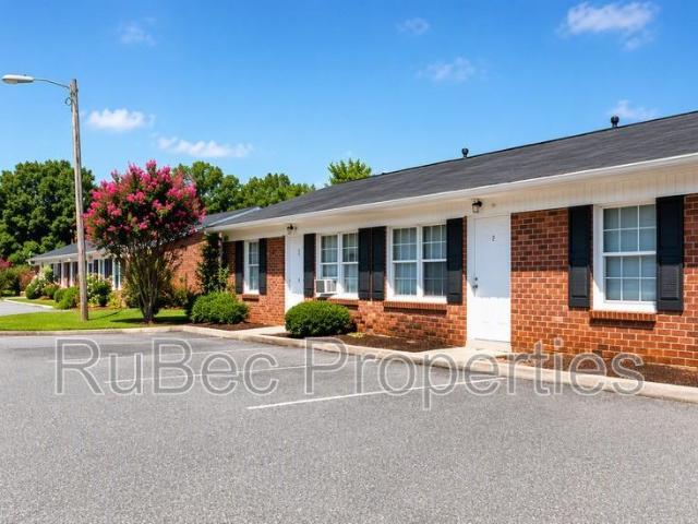 2 Bedroom Apartment for Rent at 416 S Weldon St, Gastonia, NC 28052