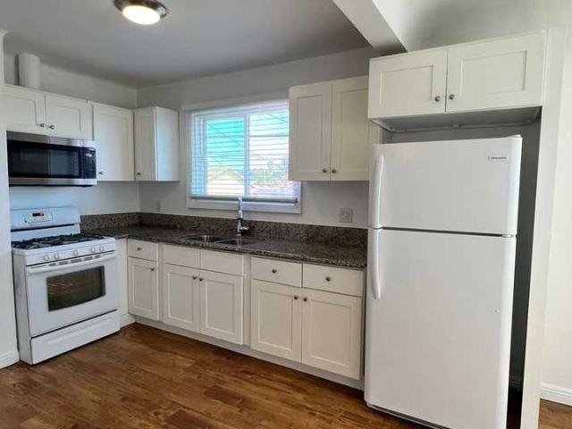 2 Bedroom Apartment for Rent at 4172 S Hobart Blvd, Los Angeles, CA 90062 Congress Central