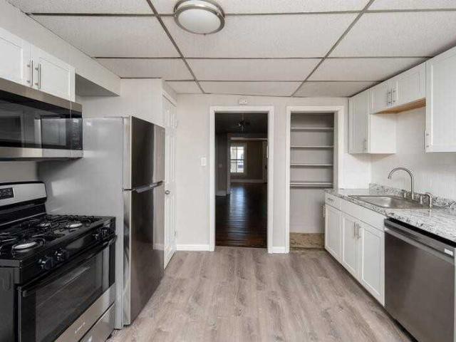 2 Bedroom Apartment for Rent at 428 7th Ave, Troy, NY 12182