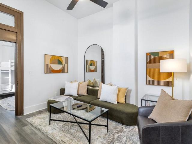2 Bedroom Apartment for Rent at 4317 Canal St #1265389P, New Orleans, LA 70119 Mid City