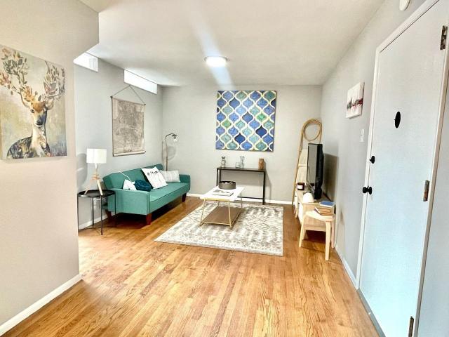 2 Bedroom Apartment for Rent at 5445 Chippewa St #5, St. Louis, MO 63109 Northampton