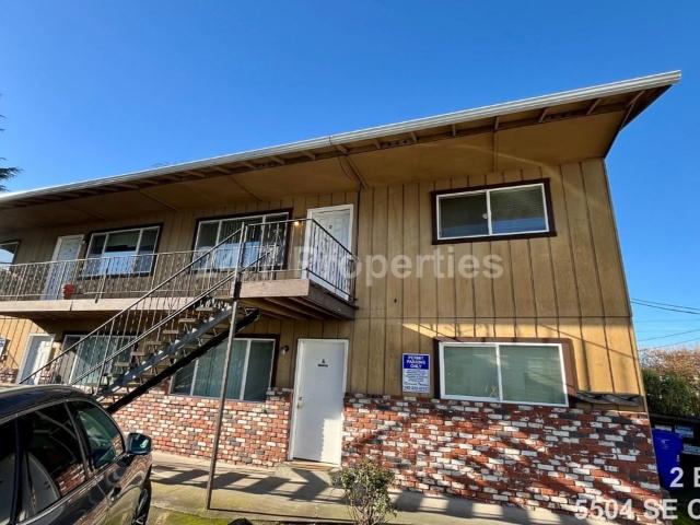 2 Bedroom Apartment for Rent at 5504 Se Center St #E, Portland, OR 97206 Creston Kenilworth
