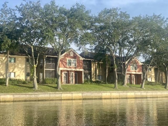 2 Bedroom Apartment for Rent at 5566 Baywater Dr, Tampa, FL 33615