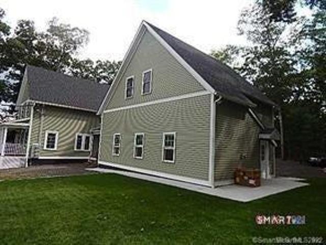 2 Bedroom Apartment for Rent at 55 Oakridge St, Norwich, CT 06360