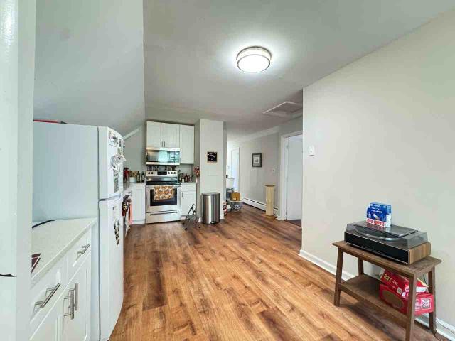 2 Bedroom Apartment for Rent at 56 Hillside Pl #4, New Haven, CT 06511 Downtown New Haven