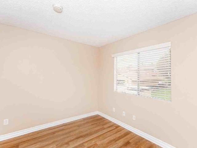 2 Bedroom Apartment for Rent at 570 Knollview Ct, Palmdale, CA 93551