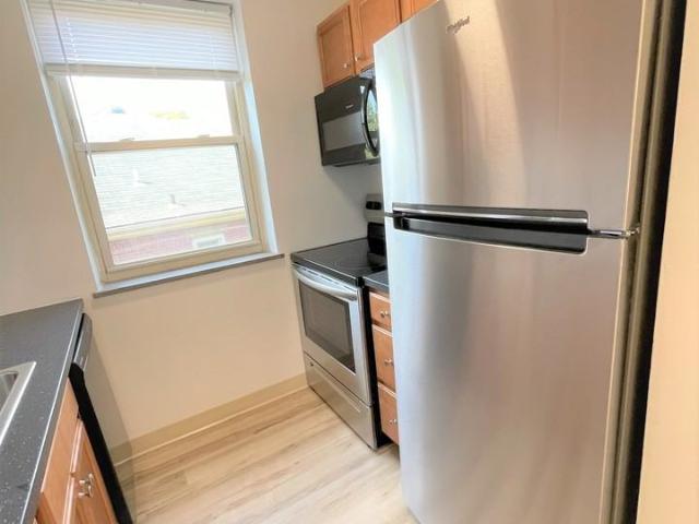 2 Bedroom Apartment for Rent at 5710 Phillips Ave #A16, Pittsburgh, PA 15217 Squirrel Hill South