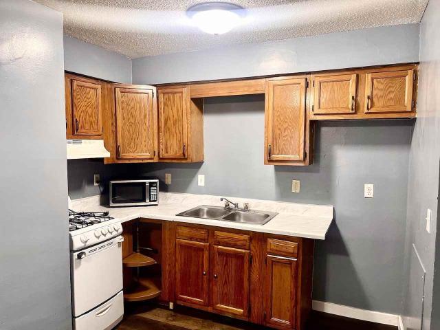 2 Bedroom Apartment for Rent at 5749 33rd Ave S #3, Minneapolis, MN 55417 Wenonah