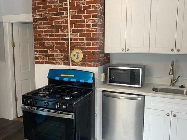2 Bedroom Apartment for Rent at 57 Oak St #2, Somerville, MA 02143 Ward Two