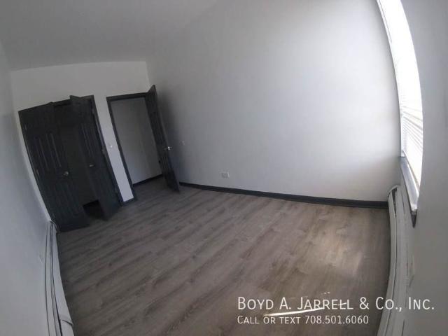 2 Bedroom Apartment for Rent at 5926 S Michigan Ave, Chicago, IL 60637 Washington Park