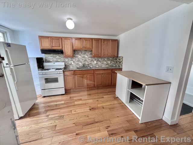 2 Bedroom Apartment for Rent at 509 Medford St #2, Somerville, MA 02145 Magoun Square