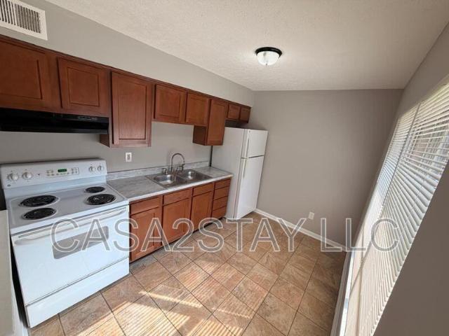 2 Bedroom Apartment for Rent at 5106 Malibu Ct #23, Louisville, KY 40216 Pleasure Ridge Park