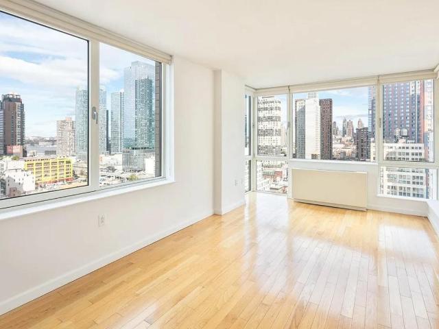 2 Bedroom Apartment for Rent at 515 9th Ave #17I, New York, NY 10018 Hell's Kitchen