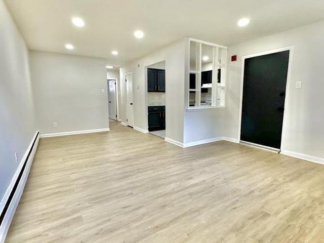 2 Bedroom Apartment for Rent at 521 Martin St #A1, Philadelphia, PA 19128 Roxborough