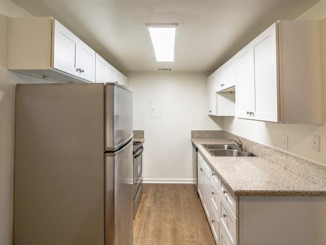2 Bedroom Apartment for Rent at 5310 Canyon Crest Drive #33, Riverside, CA 92507 Canyon Crest