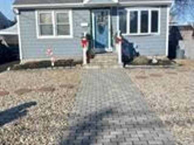 2 Bedroom Apartment for Rent at 5 Gibbs Road, Copiague, NY 11701 Amity Harbor
