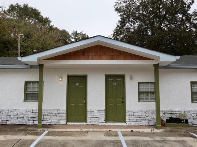 2 Bedroom Apartment for Rent at 650 Allen St #7, Buford, GA 30518