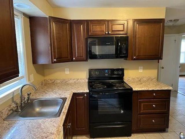 2 Bedroom Apartment for Rent at 65 Johnson St #1r, Pawtucket, RI 02860