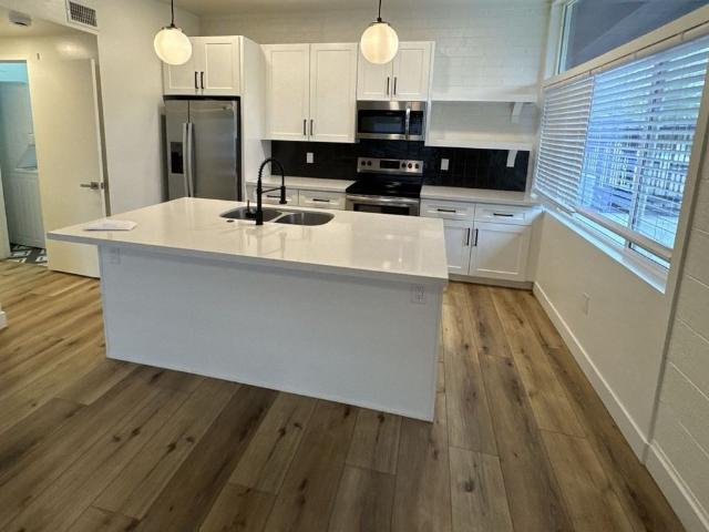 2 Bedroom Apartment for Rent at 6626 E Cheery Lynn Rd #1006, Scottsdale, AZ 85251